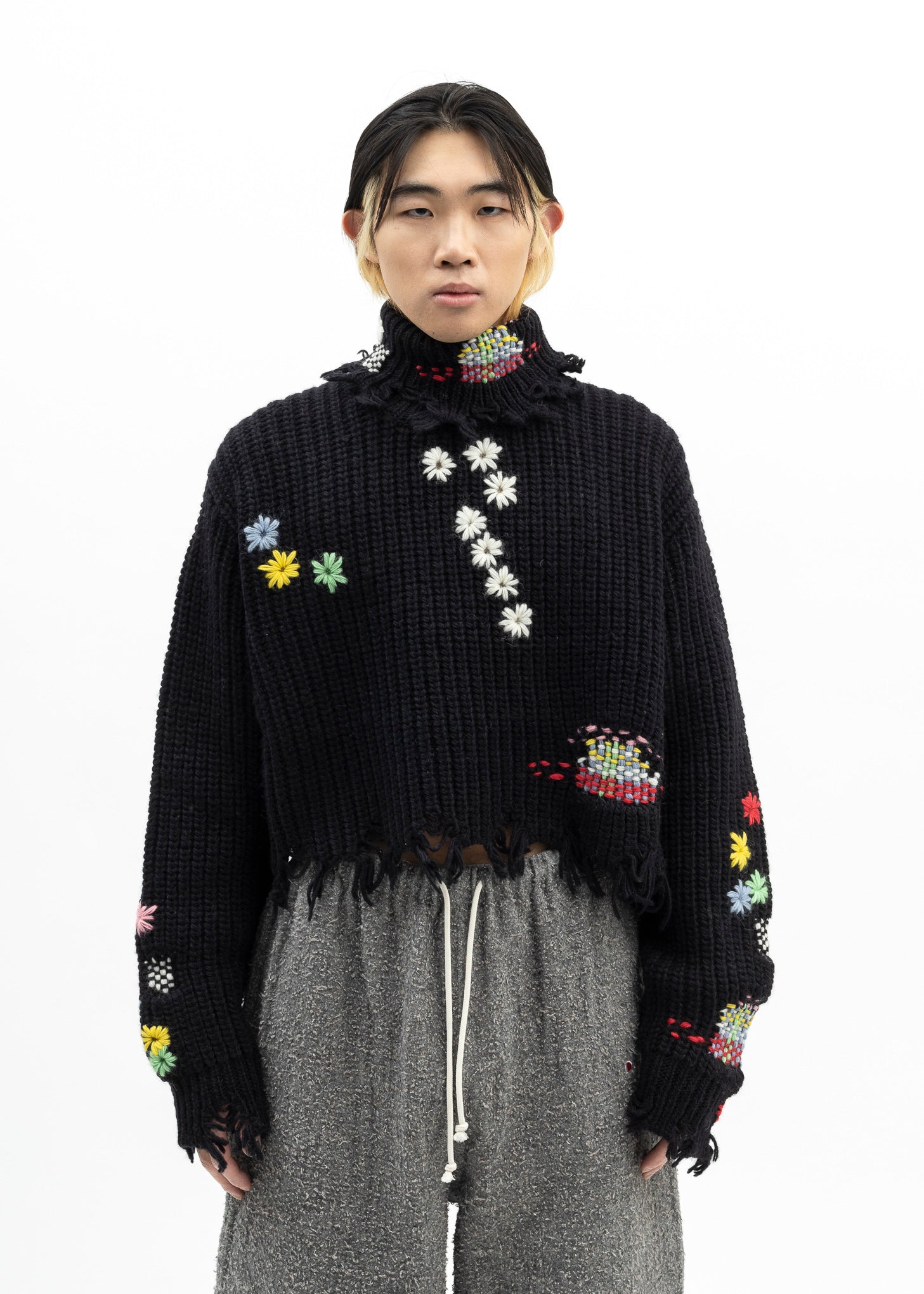 BLACK DARNING CUT OFF KNIT PULLOVER – 017 Shop