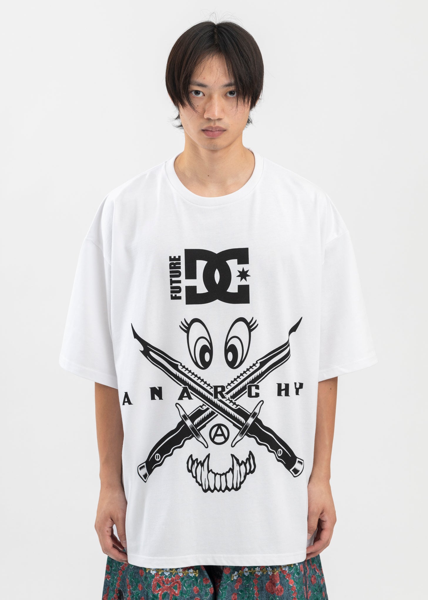 WHITE SHORT SLEEVE WIDE TEE COLLAB WITH DC SHOES ANARCHY – 017 Shop