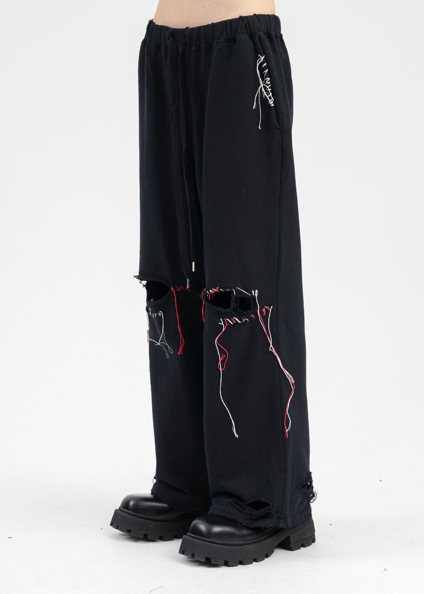 BLACK LOOPING DAMAGE SWEAT PANTS – 017 Shop