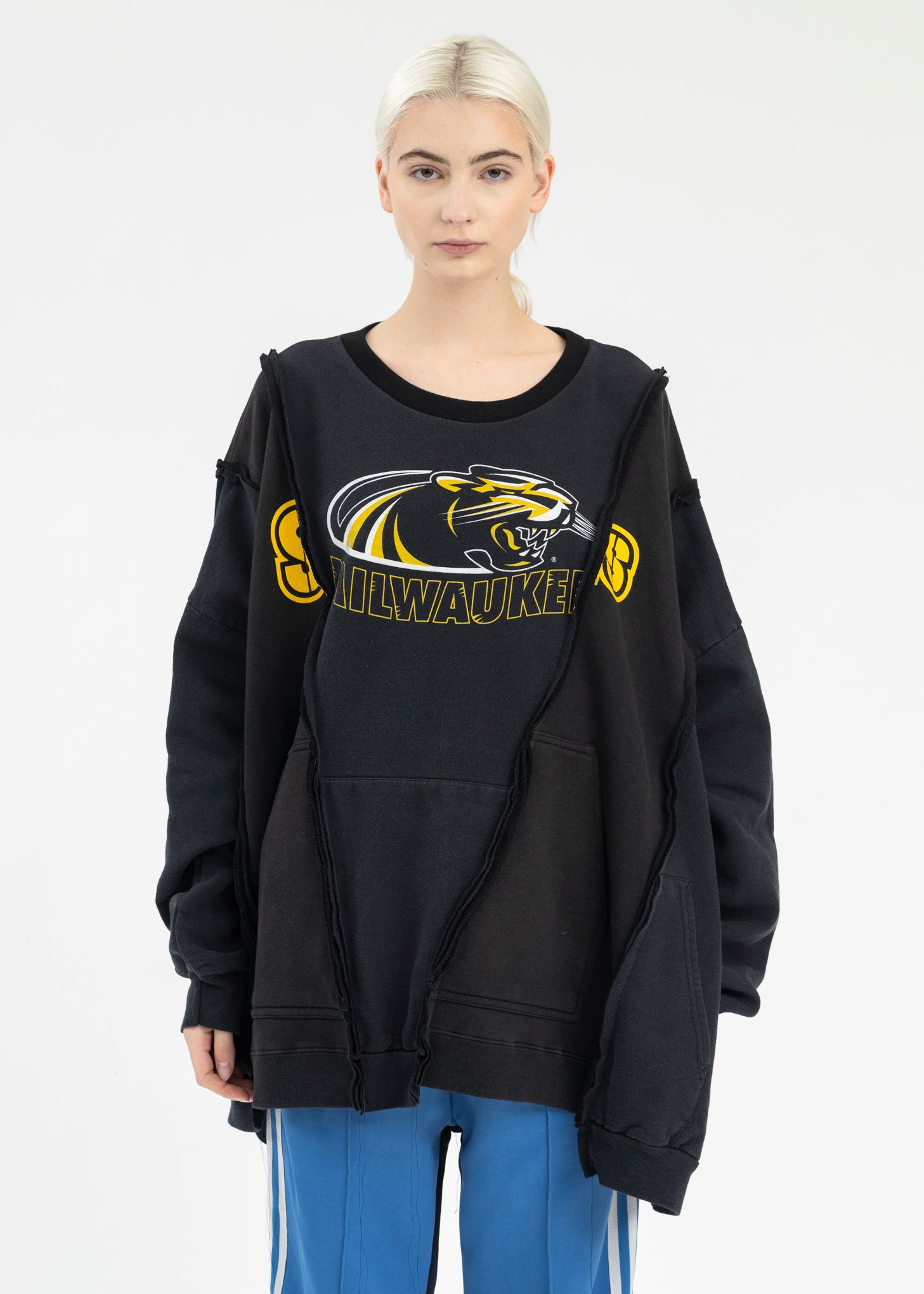 Black Wide College Sweat -Style B – 017 Shop