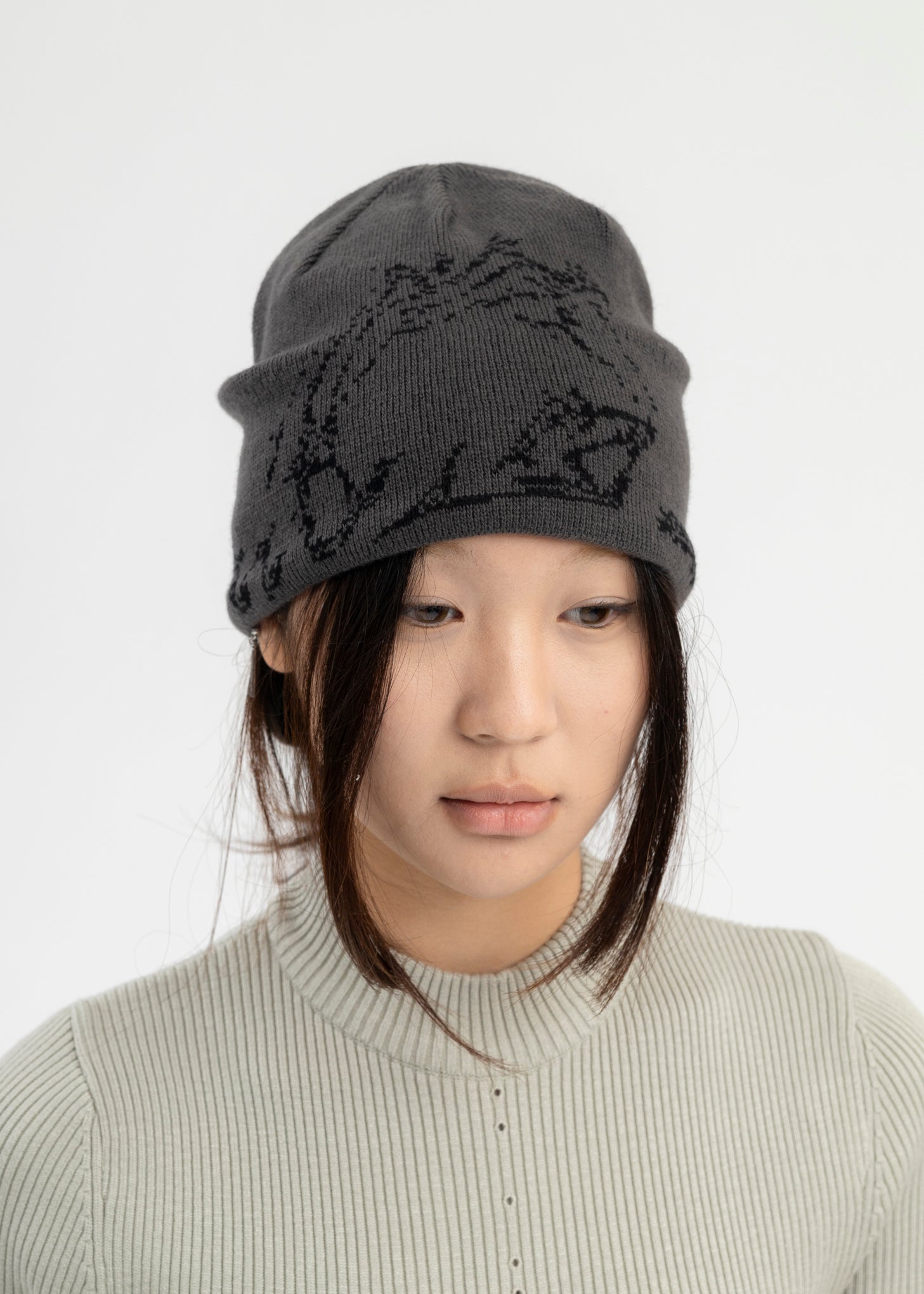 GREY GRAPHIC BEANIE – 017 Shop