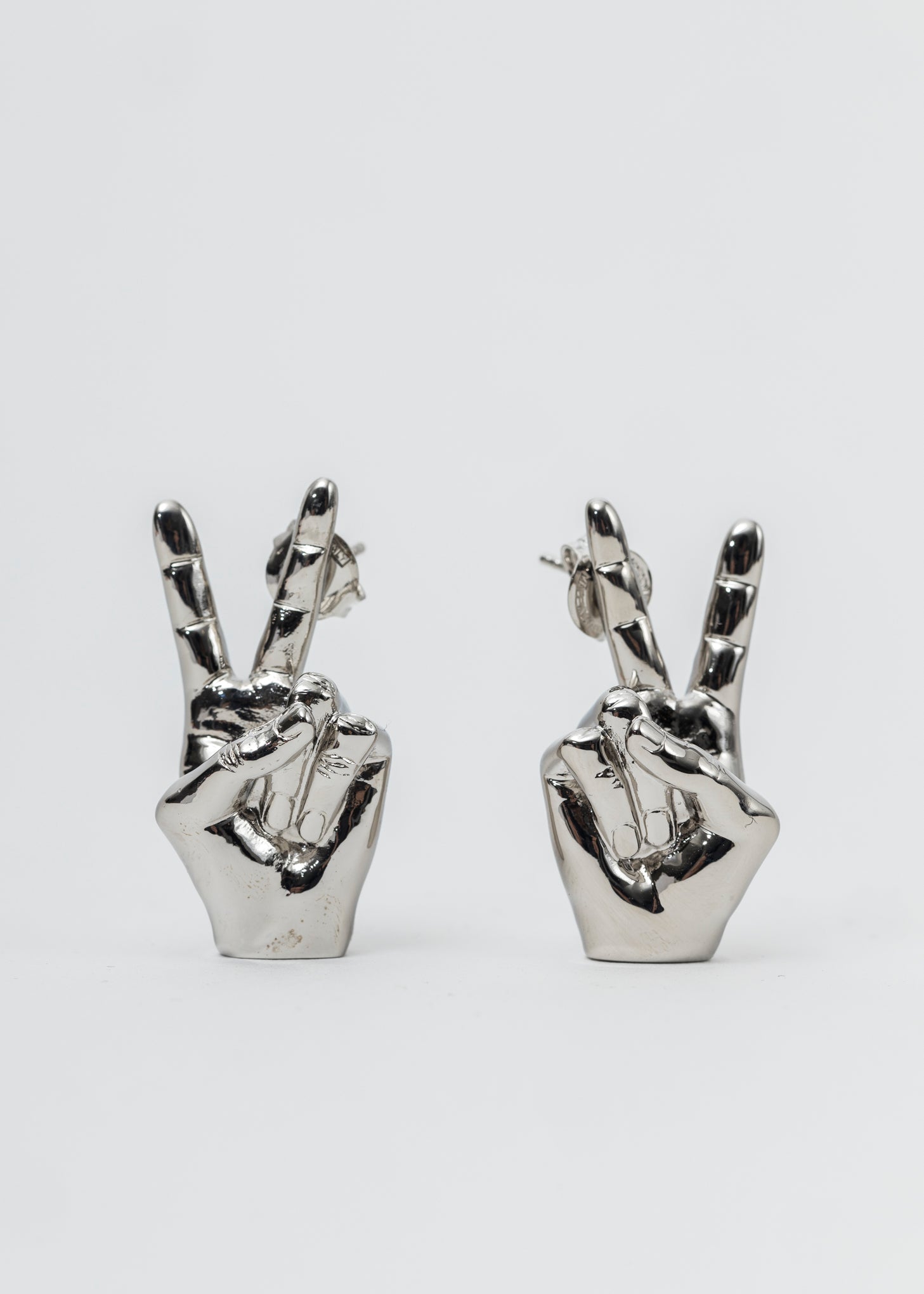 SILVER MINI PEACE SINGLE EARRING - SINGLE – 017 Shop