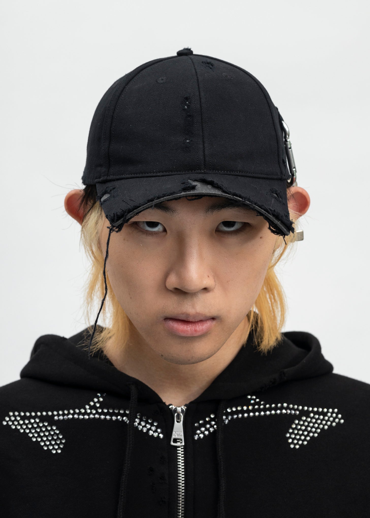 BLACK DISTRESSED KEYS CAP – 017 Shop