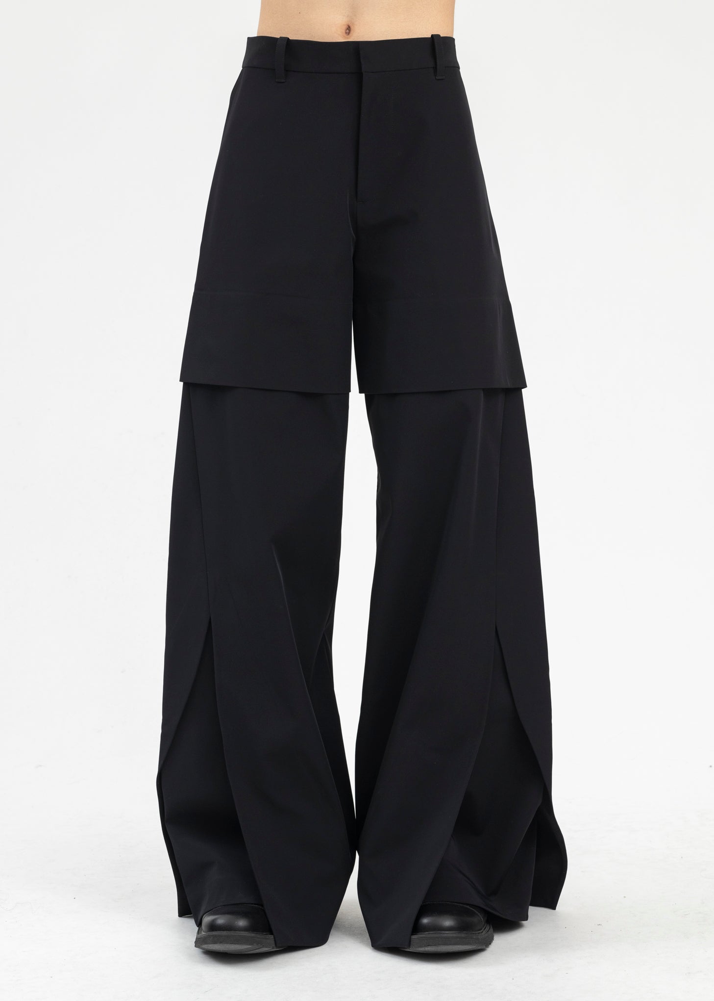 BLACK FORMED CARGO – 017 Shop
