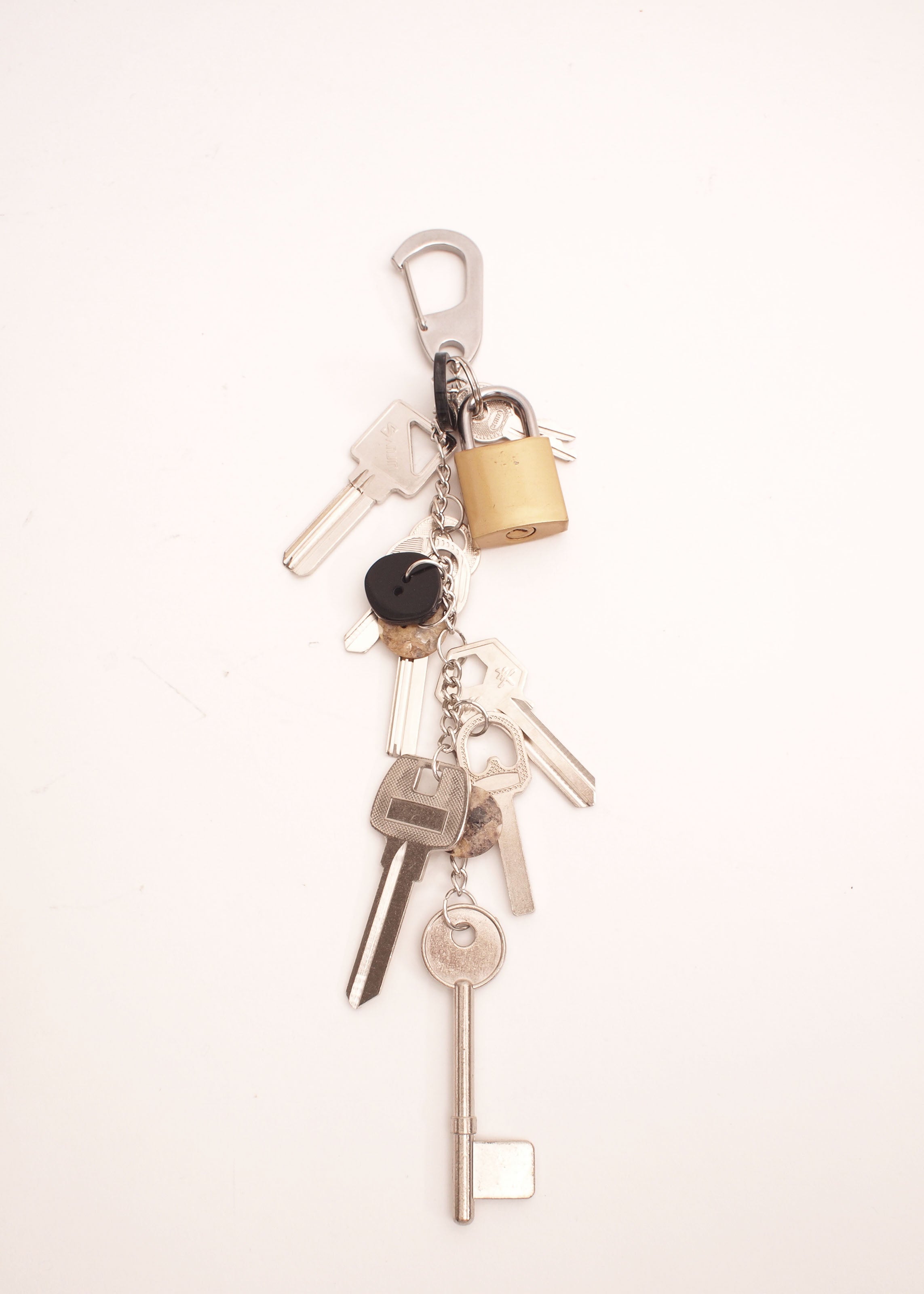 Multiple Key Keyring with Locket – 017 Shop