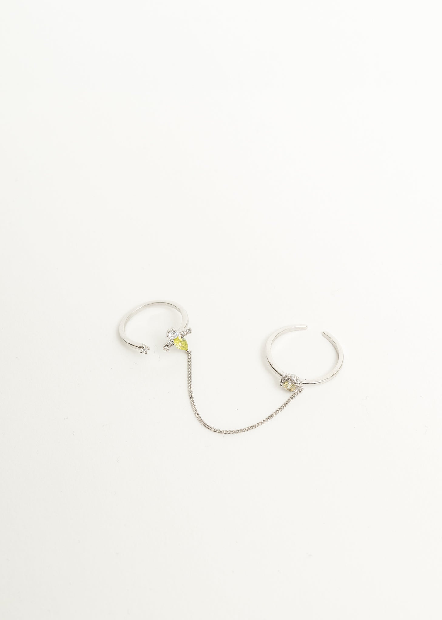 Silver Daisy And Bee Ear Ring/ Cuff -Single – 017 Shop