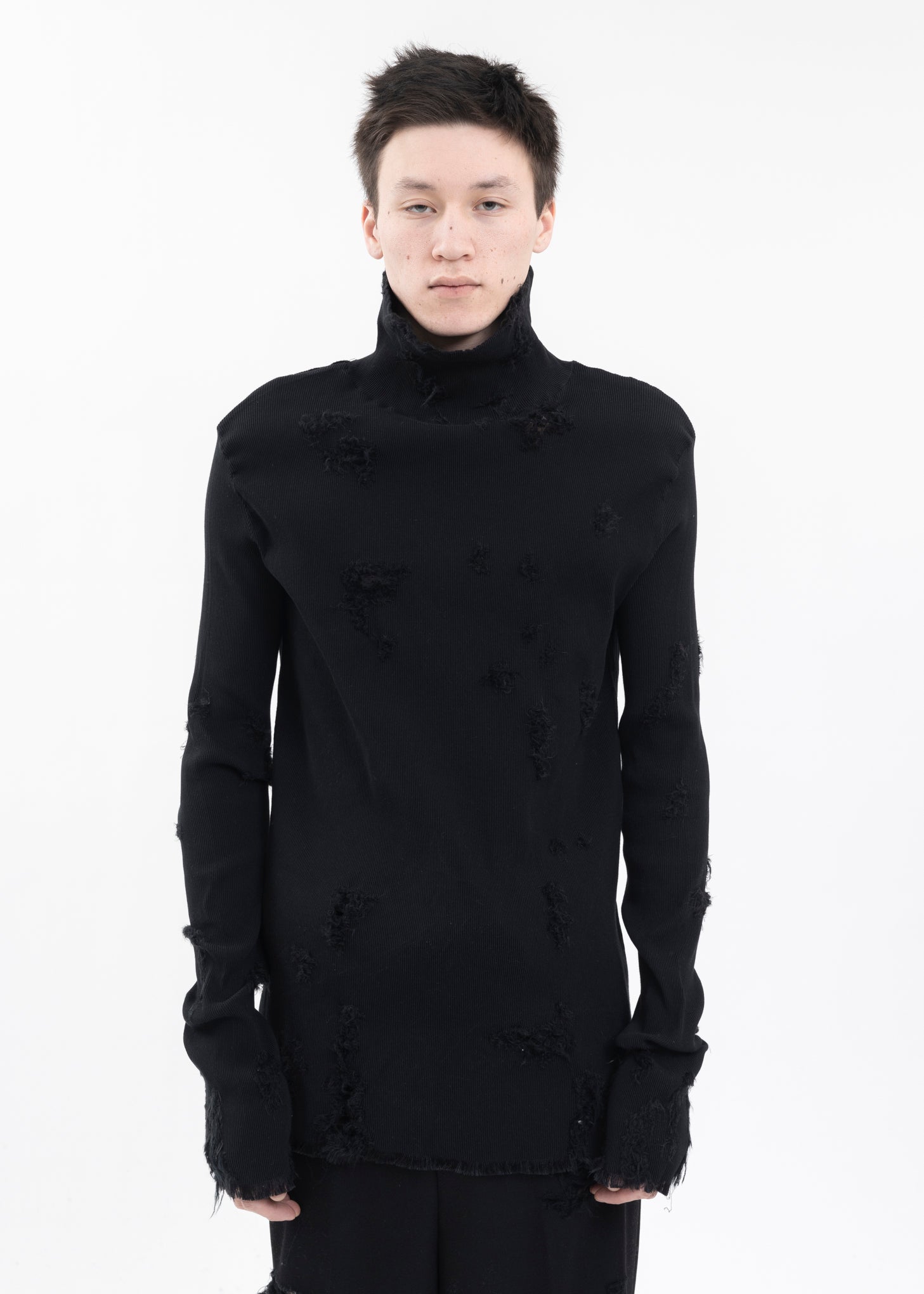 BLACK DESTROYED TURTLENECK PULLOVER – 017 Shop