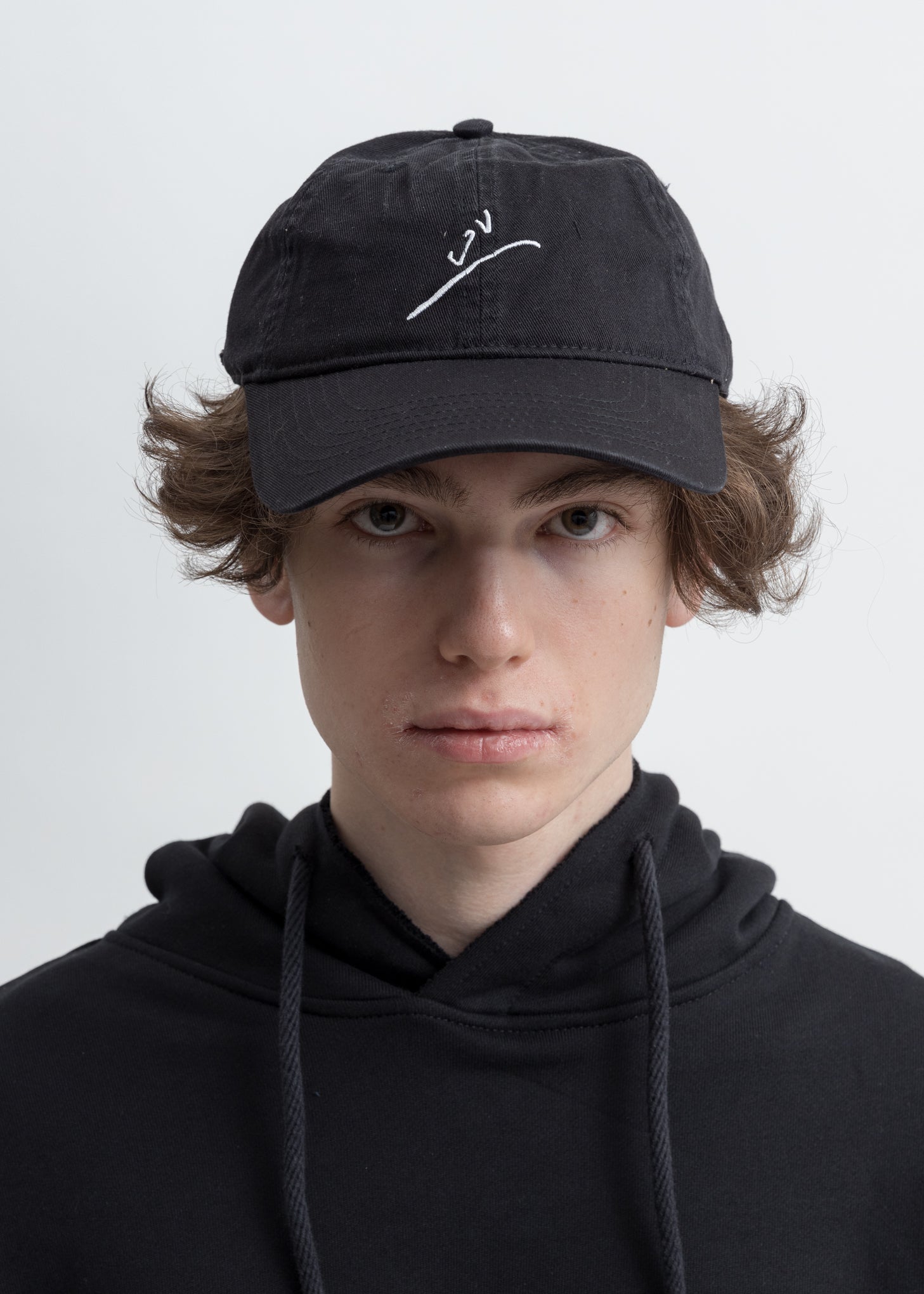 Black ‘Linellae’ Cap – 017 Shop
