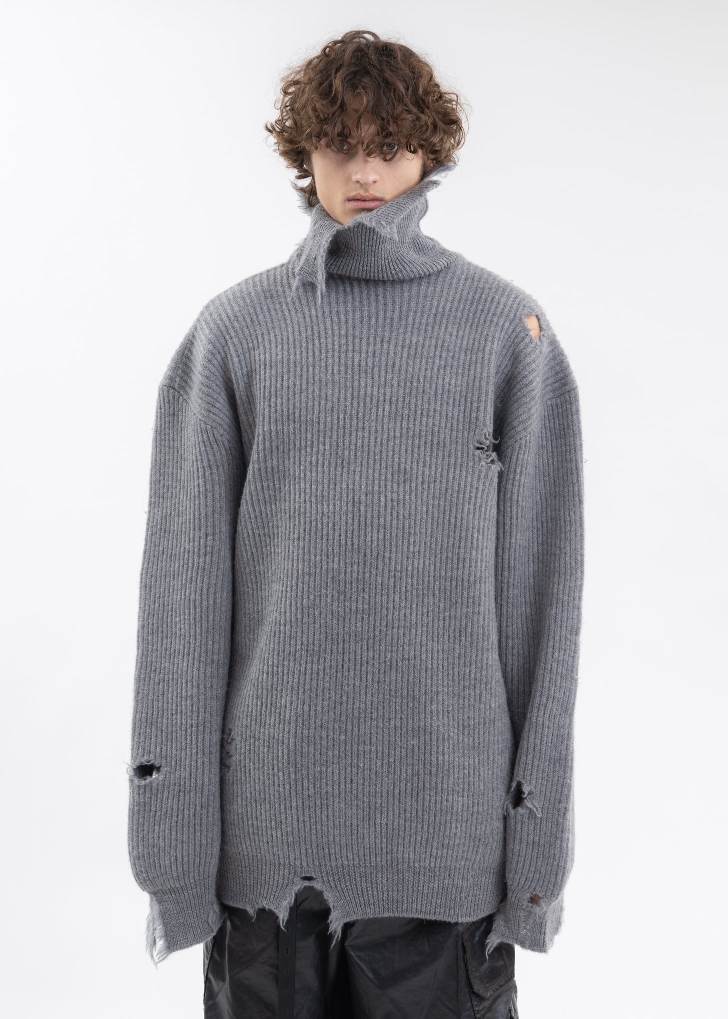GREY DESTROYED TURTLENECK SWEATER – 017 Shop