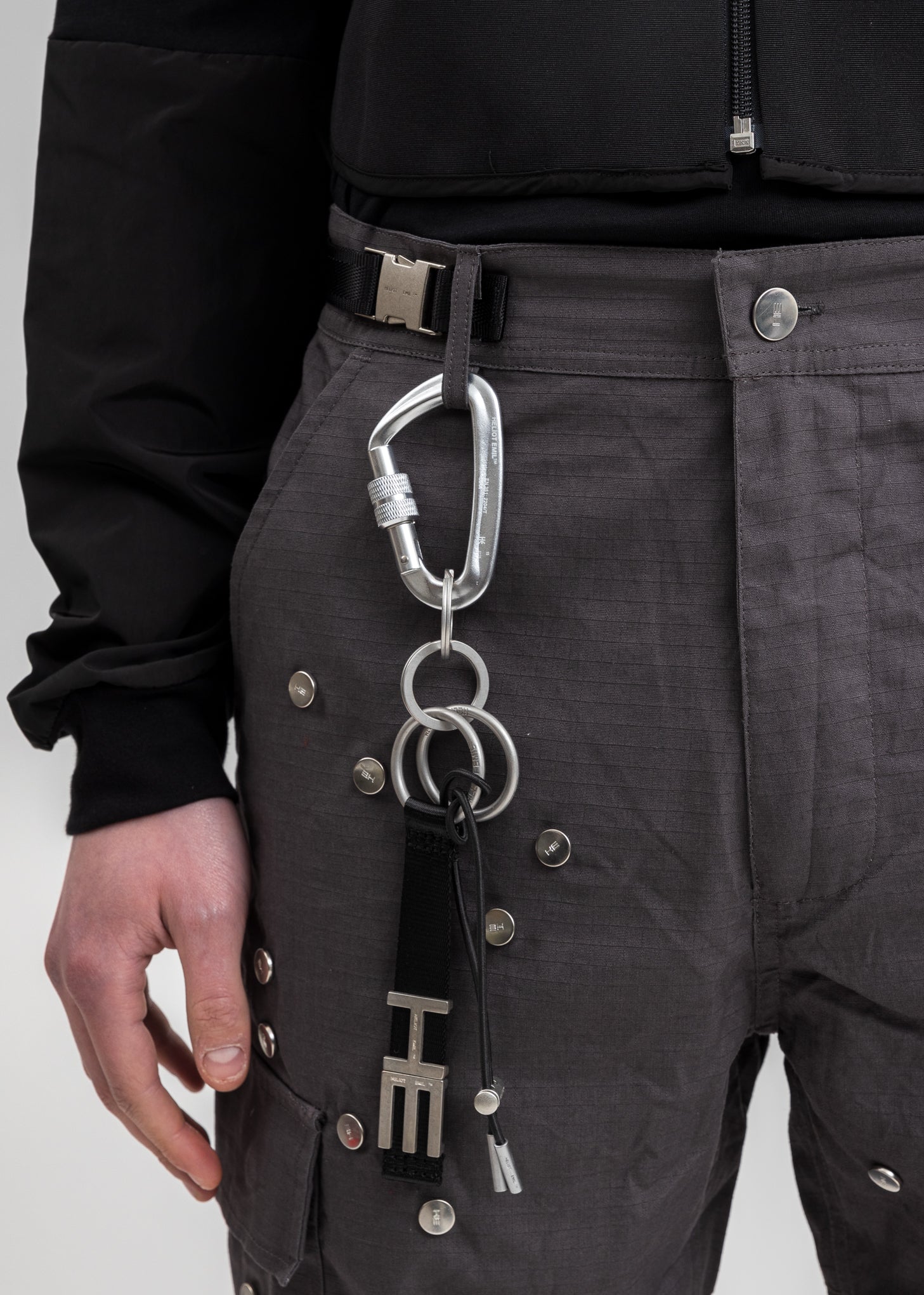 Black Medium Carabiner Keychain – 017 Shop