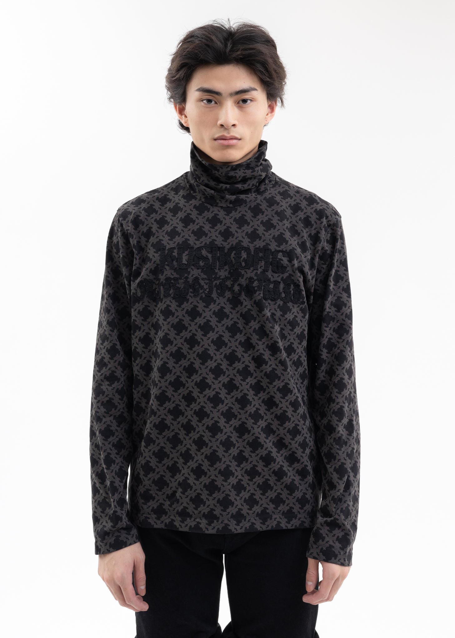 BLACK CHAIN TURTLENECK – 017 Shop