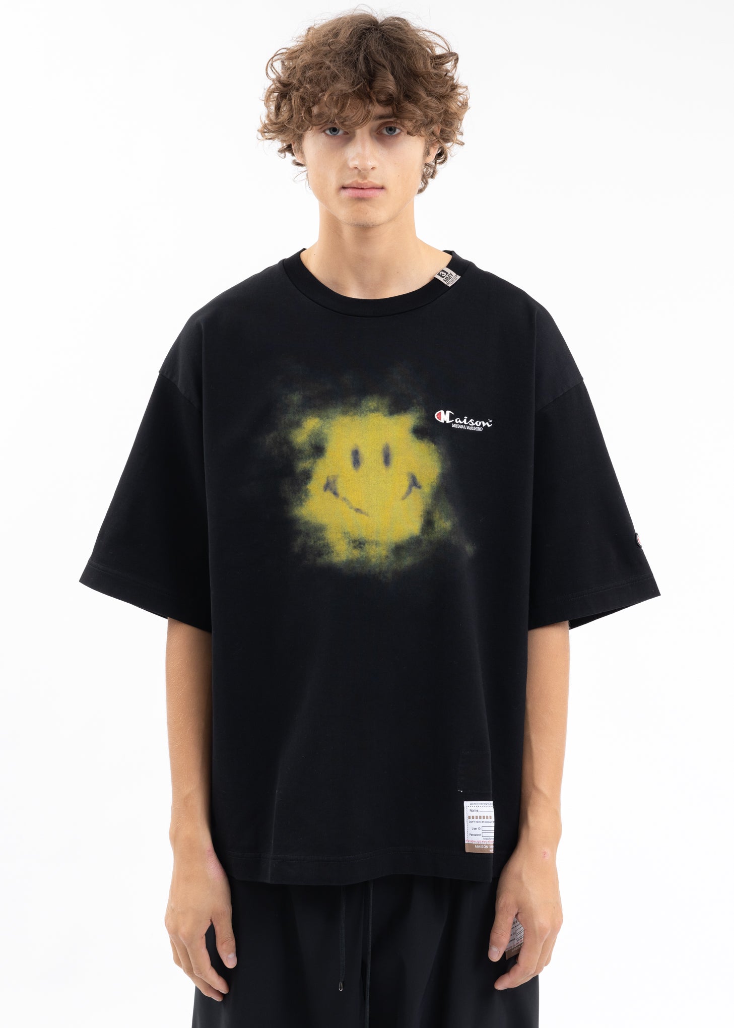 Black Smily Face Printed Tee – 017 Shop