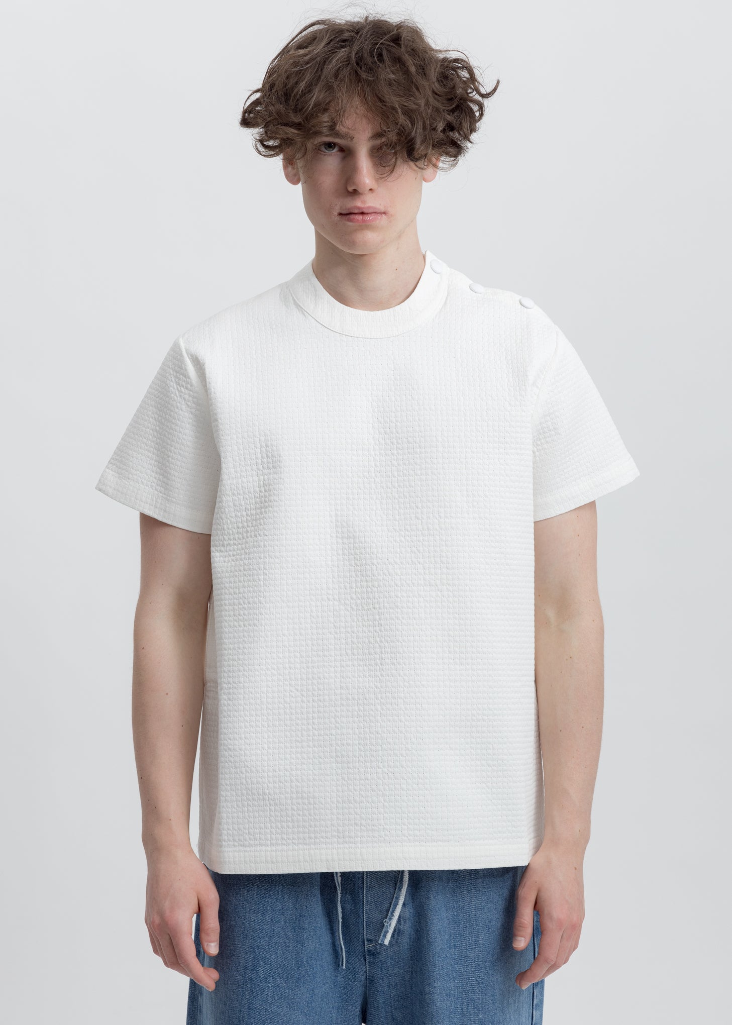 White T-Shirt With Buttons – 017 Shop