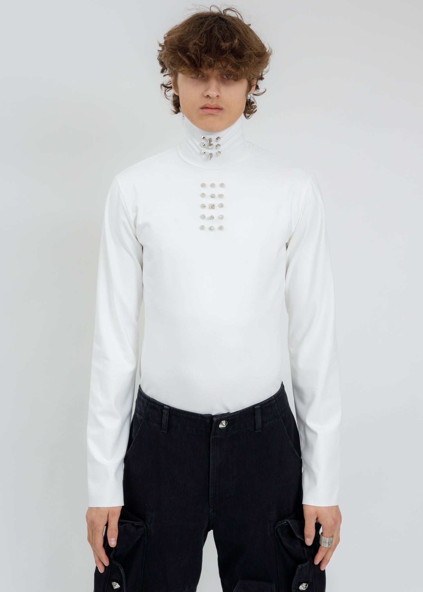 White Neck Stud Artwork Pullover Long Sleeve – 017 Shop