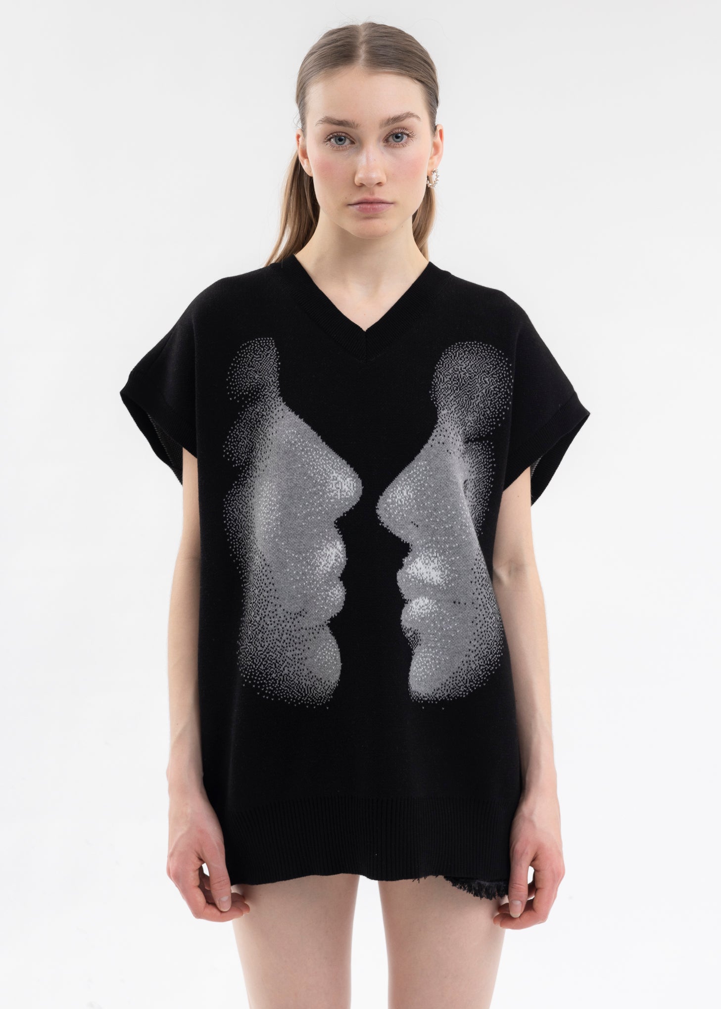 BLACK KISS KNIT VEST – 017 Shop