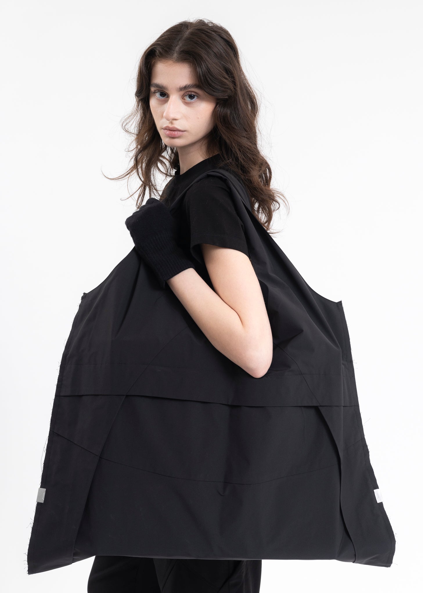 BLACK PANELLED STREAMLINE SHELTER TOTE – 017 Shop