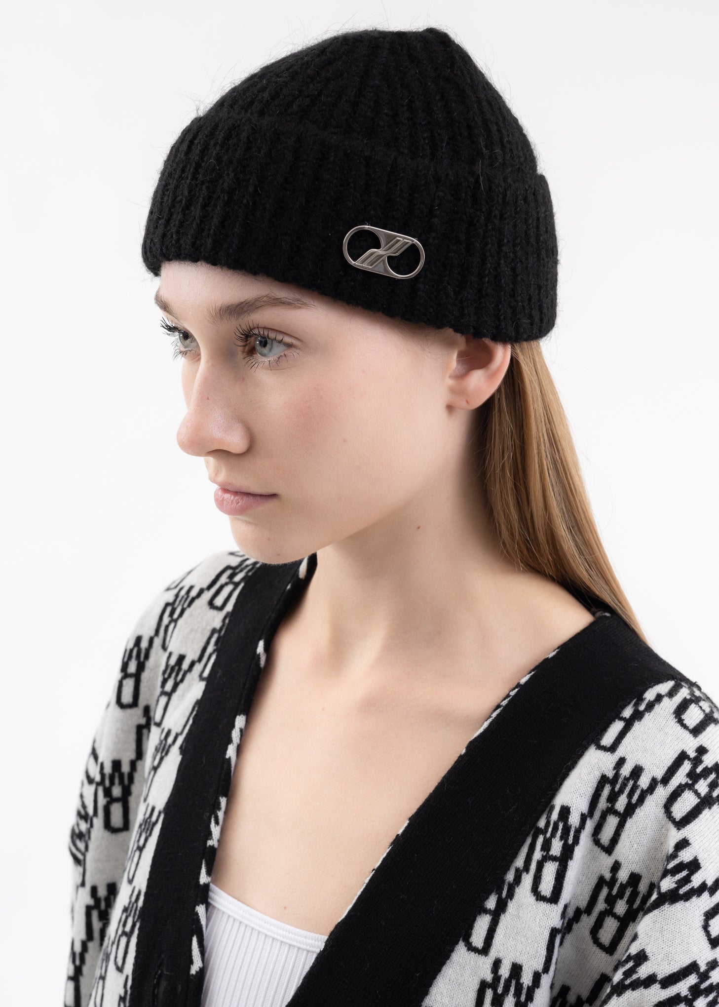 BLACK EMBROIDERED LOGO METAL SHORT BEANIE – 017 Shop