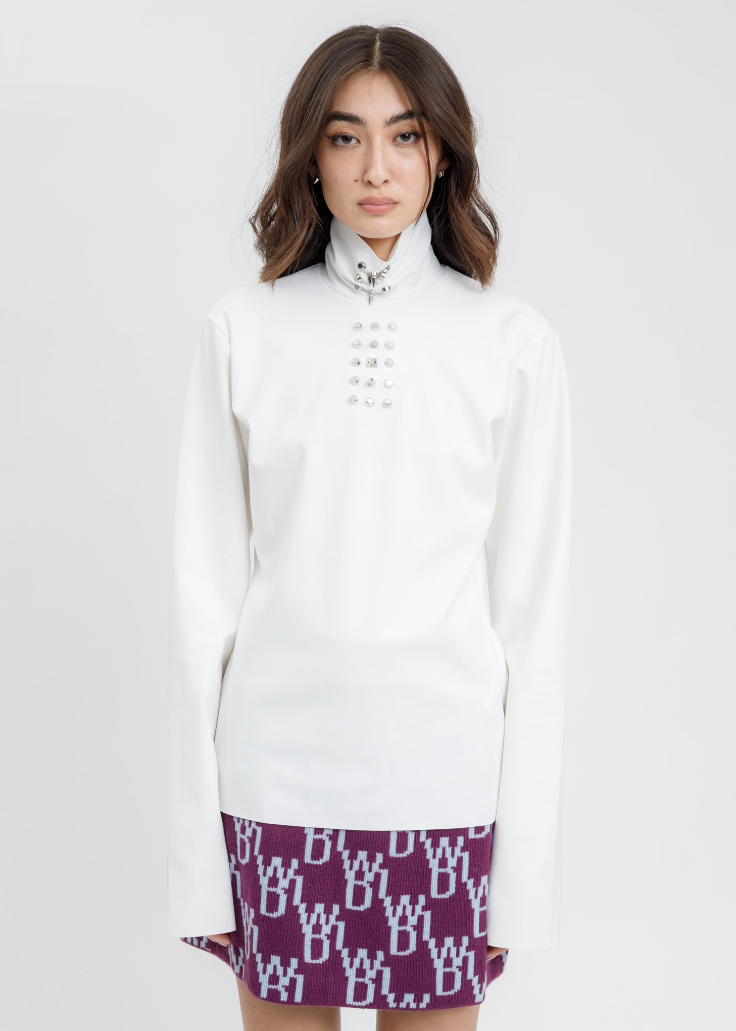 White Neck Stud Artwork Pullover Long Sleeve – 017 Shop