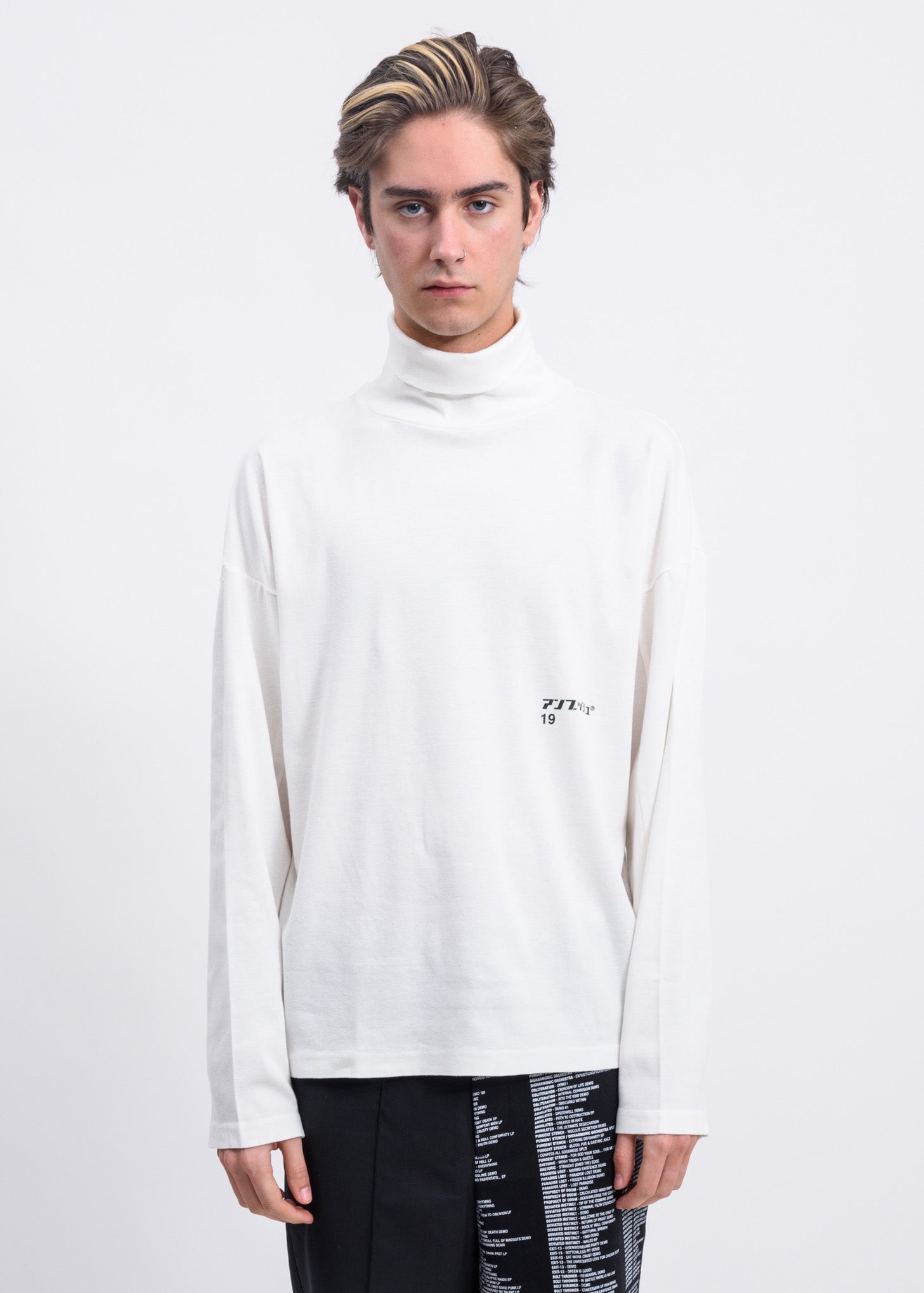 White Print Turtleneck Long Sleeves – 017 Shop