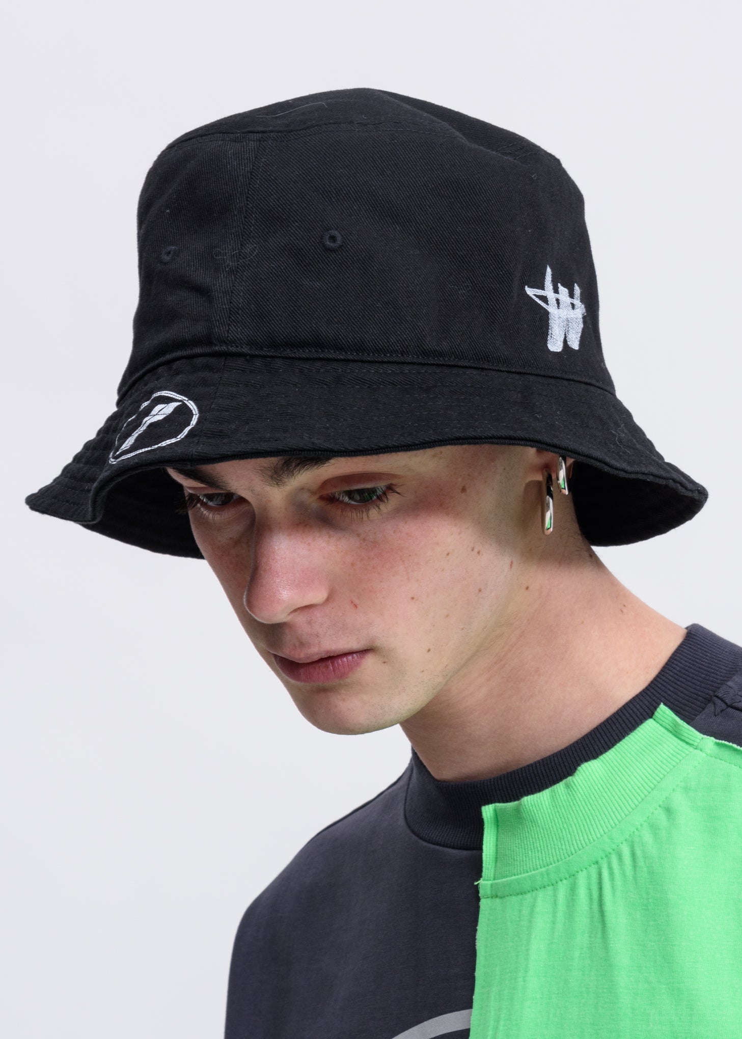 Black WD Logo Stamp Bucket Hat – 017 Shop