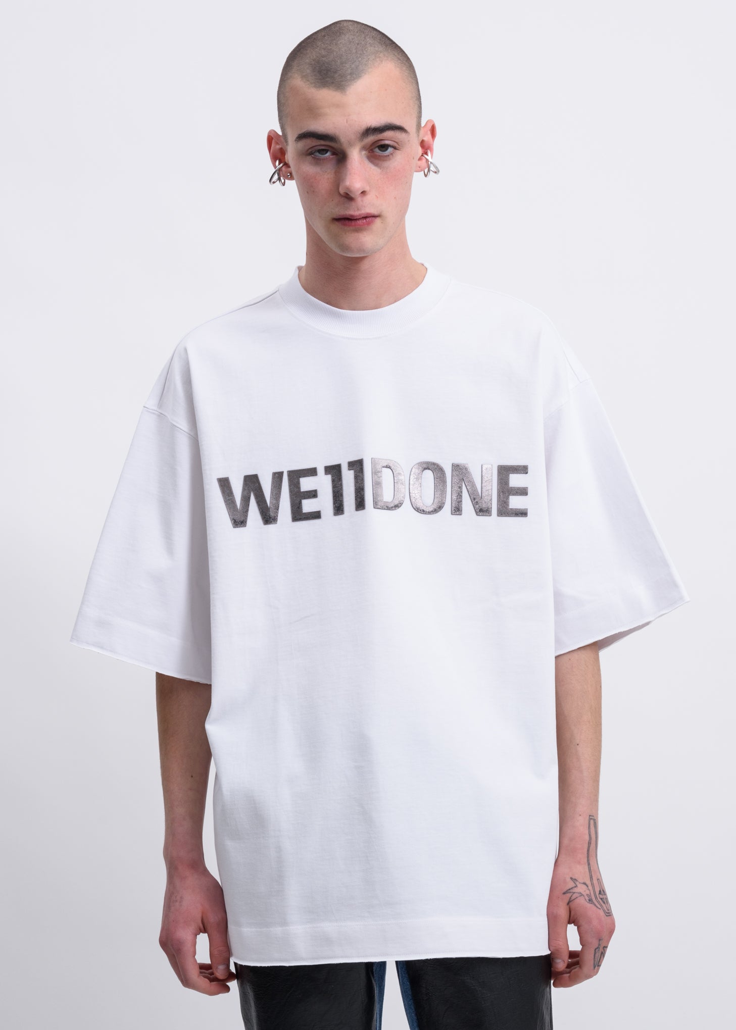 White Metal Logo T-Shirt – 017 Shop