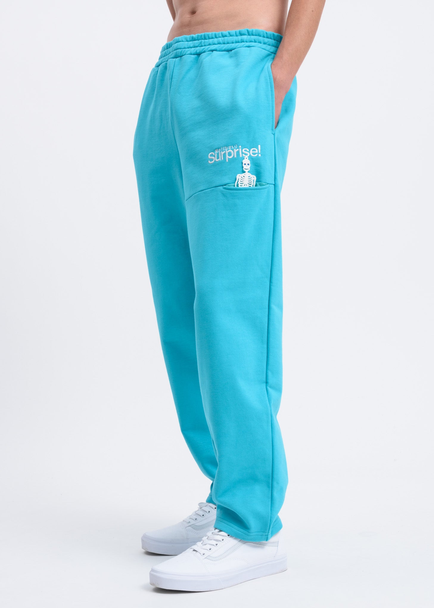 Mint “Surprise” Embroidery Sweatpants – 017 Shop